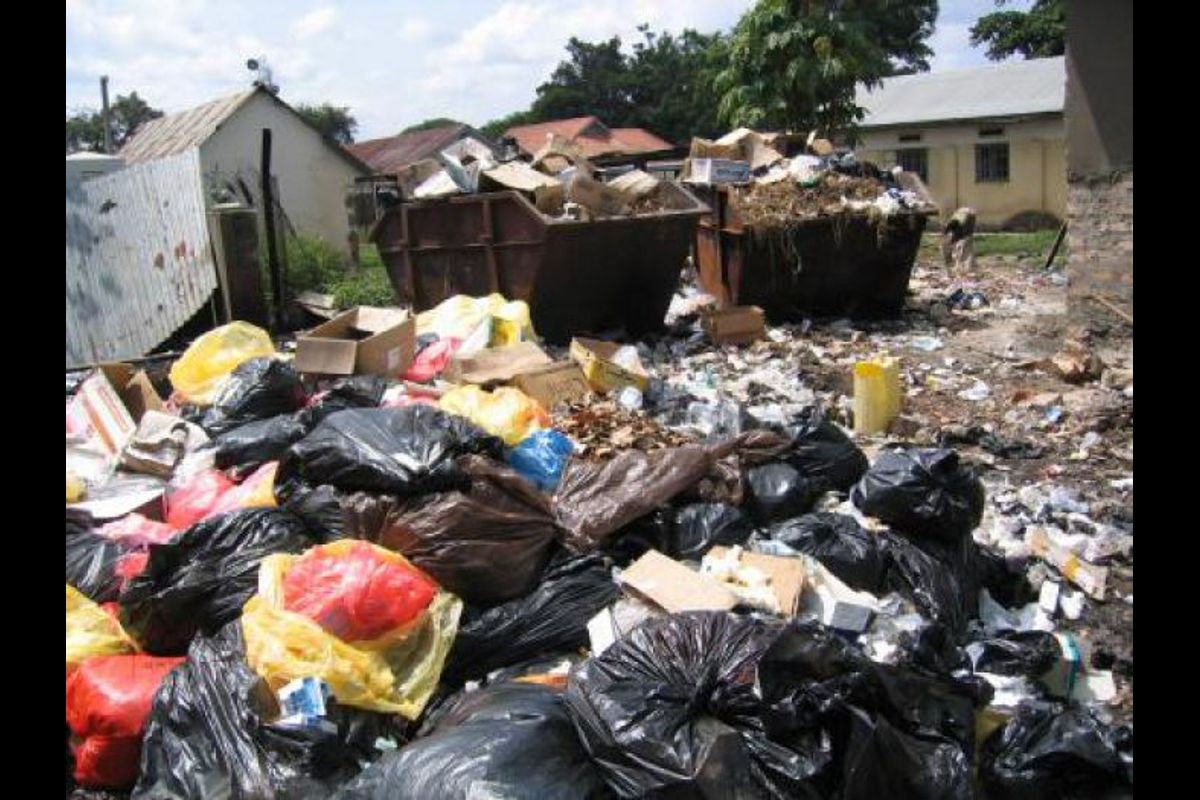 Residents protest garbage accumulation | The Sunrise Newspaper