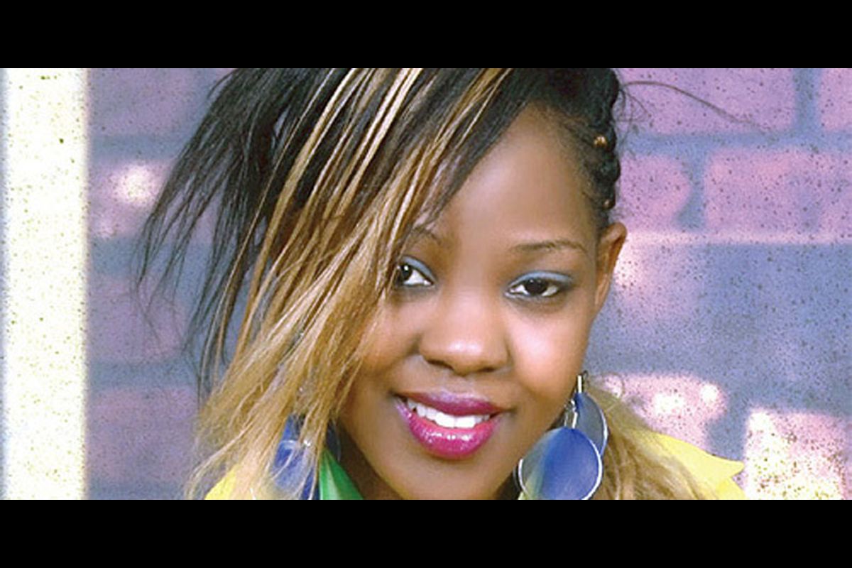 Promoter Andy balloons Zanie Brown | The Sunrise Newspaper