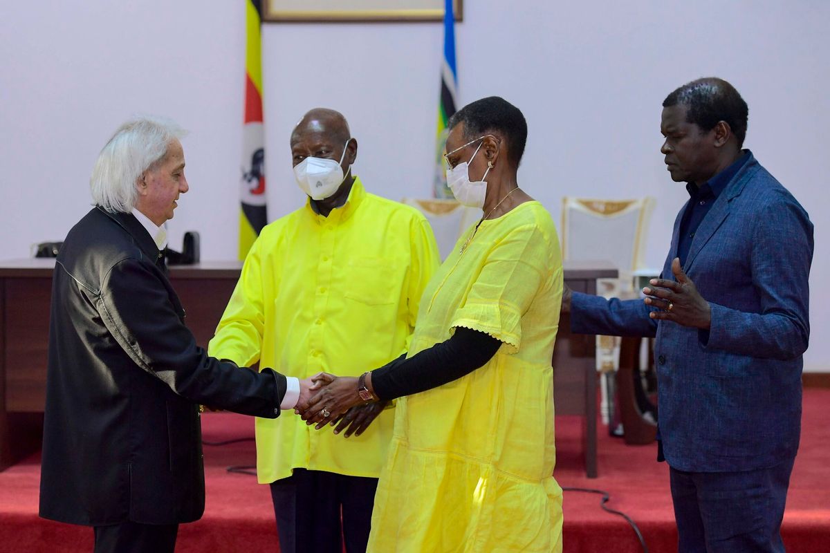 President Museveni Hosts Renowned Evangelist Benny Hinn at Nakasero ...